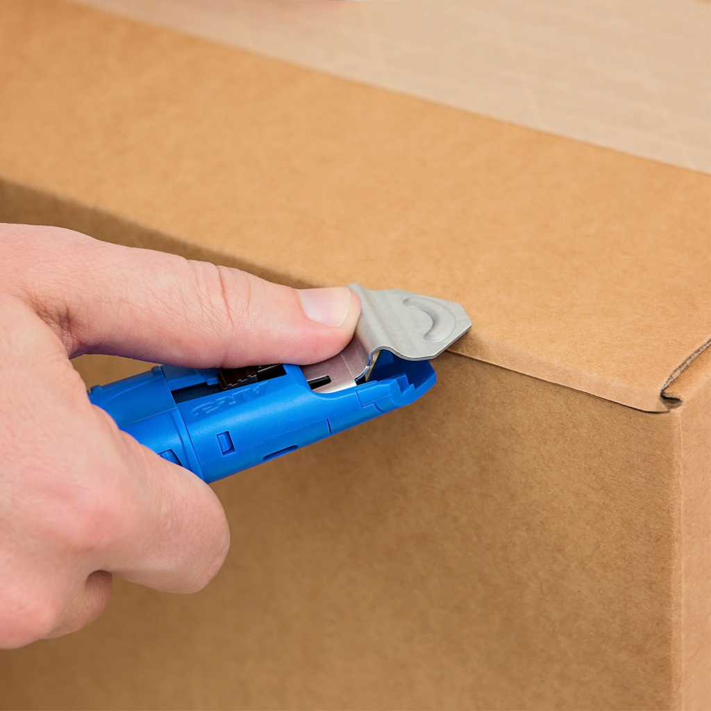 AR3™ Guarded Smart-Retract Safety Knife - Pacific Handy Cutter