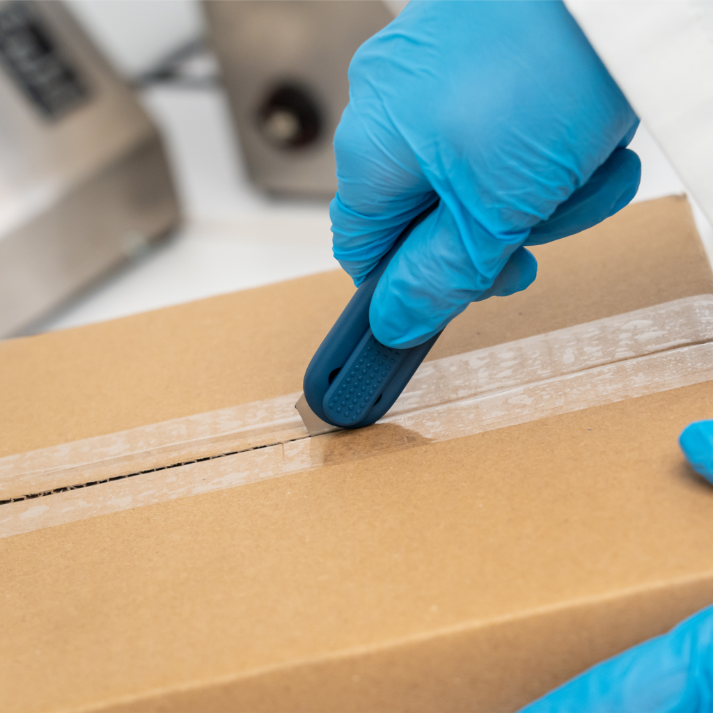 Auto-Retract Volo MD™ Safety Knife (Pointed Tip Blade) - Pacific Handy ...