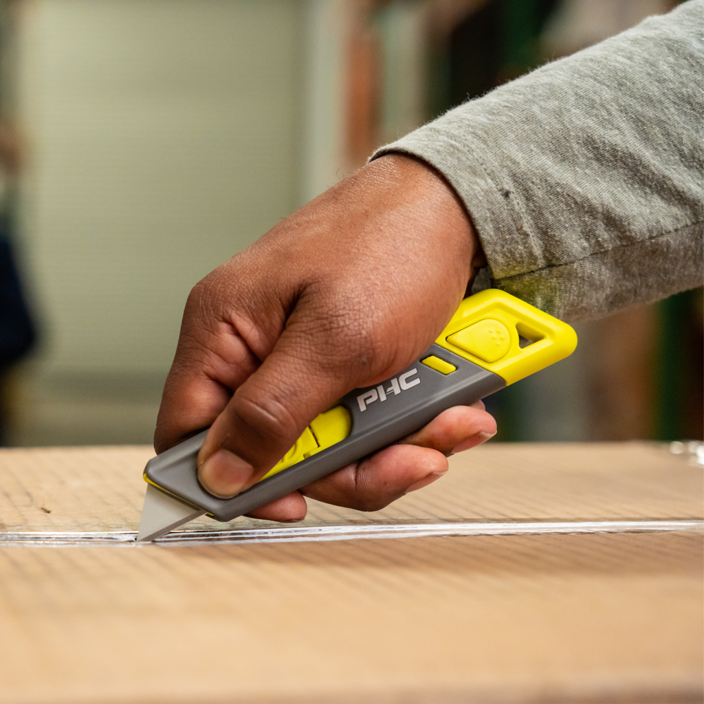 Auto-Retract Metti™ Safety Knife - Pacific Handy Cutter